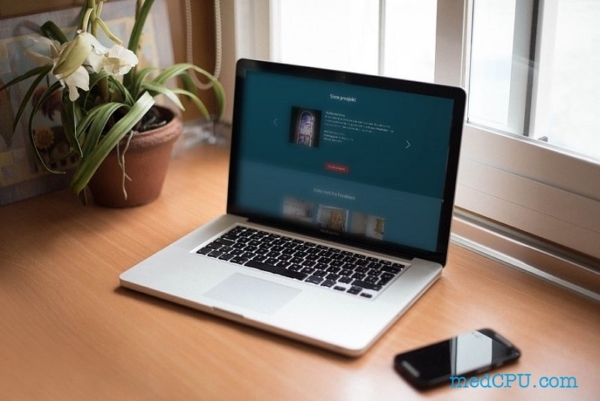 Smartphone Vs Laptop: Which Should You Get? 2025 | MedCPU